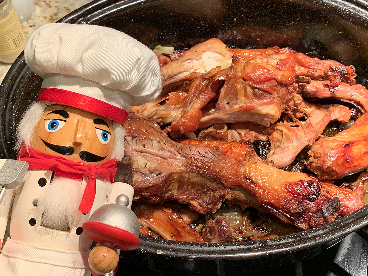 How to Make a Rich Roasted Turkey Stock (aka bone broth) - Mincoff Café