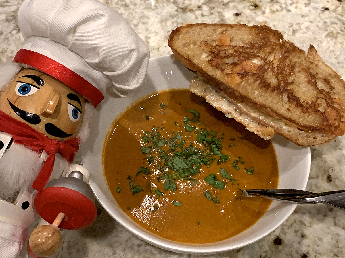 Roasted Tomato & Red Pepper Soup - Mincoff Café